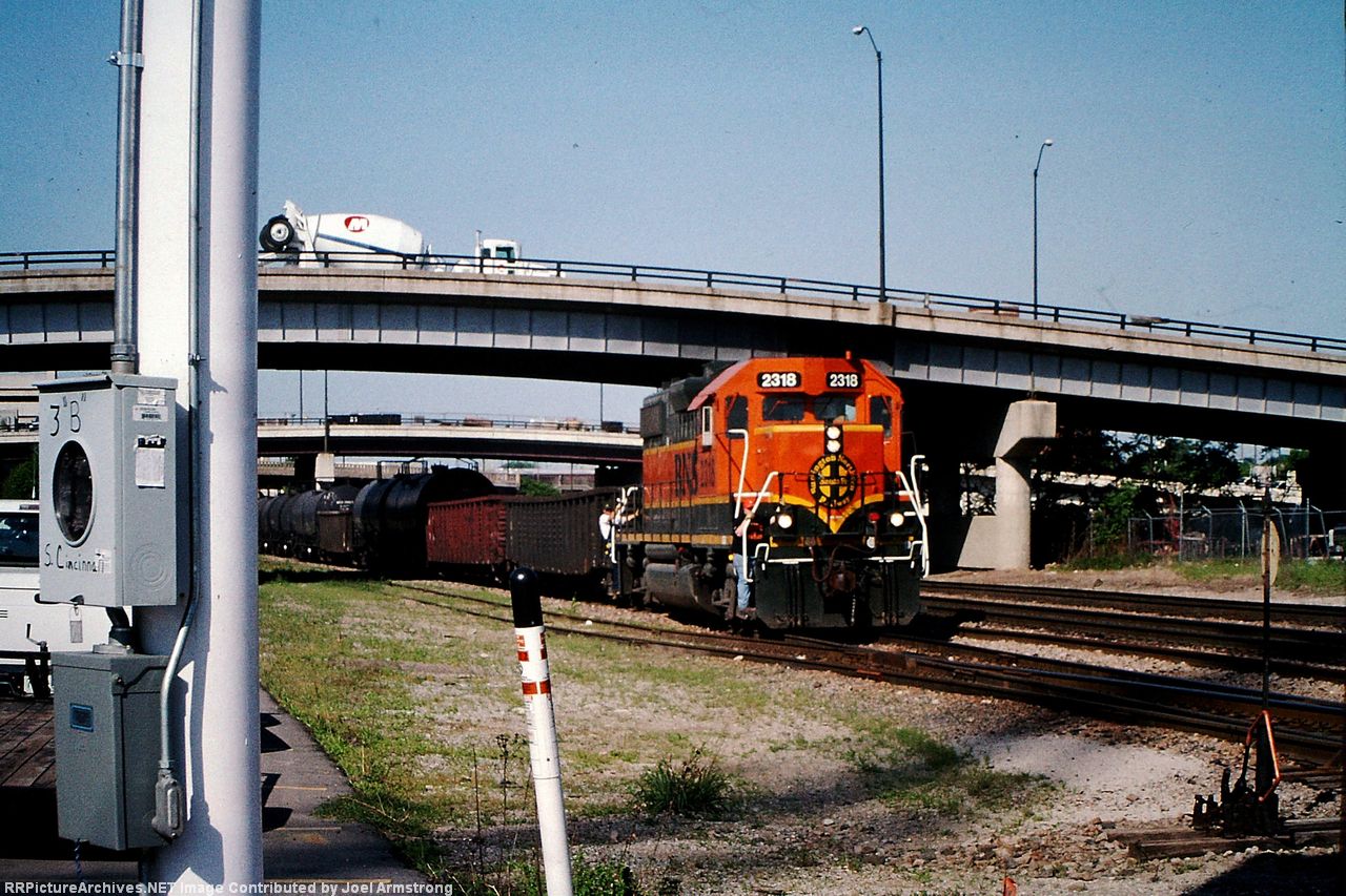 BNSF 2318